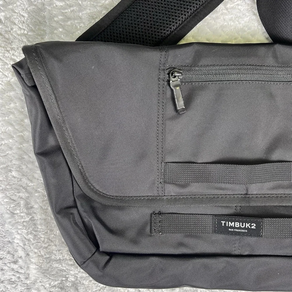 Timbuk2 | Bags | Timbuk2 Classic Messenger Bag Black Laptop Crossbody ...